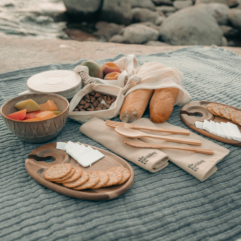 Tips For A Low-Waste Picnic - The Earthling Co.